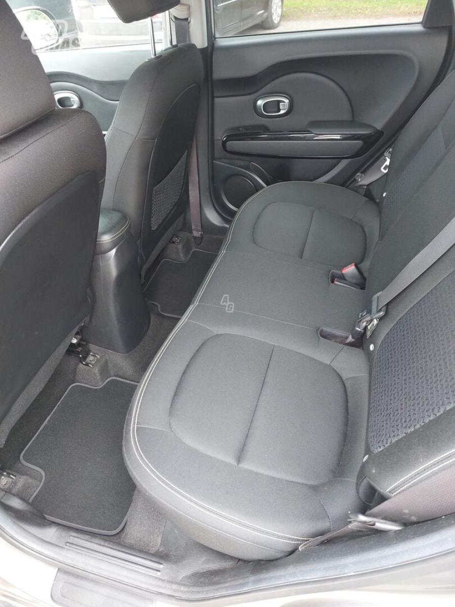 Kia Soul 2016 in Panevezys, with an engine capacity of 1.60 L and mileage of 173 thousand km for 5800 €, photo 8 on AUTOMOTO.COM.LV