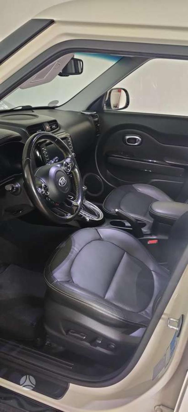 Balts Kia Soul 2016 Kauņa, ar dzinēja tilpumu 1.58 L un nobraukumu 139 tūkst. km par 11000 €, foto 8 vietnē AUTOMOTO.COM.LV