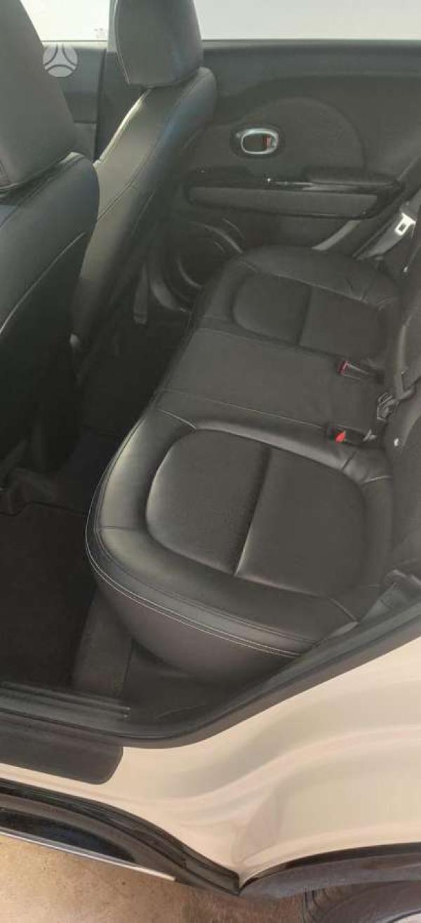 Balts Kia Soul 2016 Kauņa, ar dzinēja tilpumu 1.58 L un nobraukumu 139 tūkst. km par 11000 €, foto 10 vietnē AUTOMOTO.COM.LV