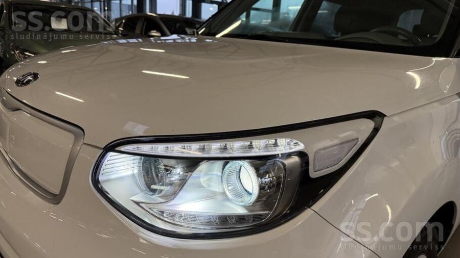 Balts Kia Soul 2018 Rīga, ar dzinēja tilpumu 1.60 L un nobraukumu 101 tūkst. km par 10700 €, foto 9 vietnē AUTOMOTO.COM.LV