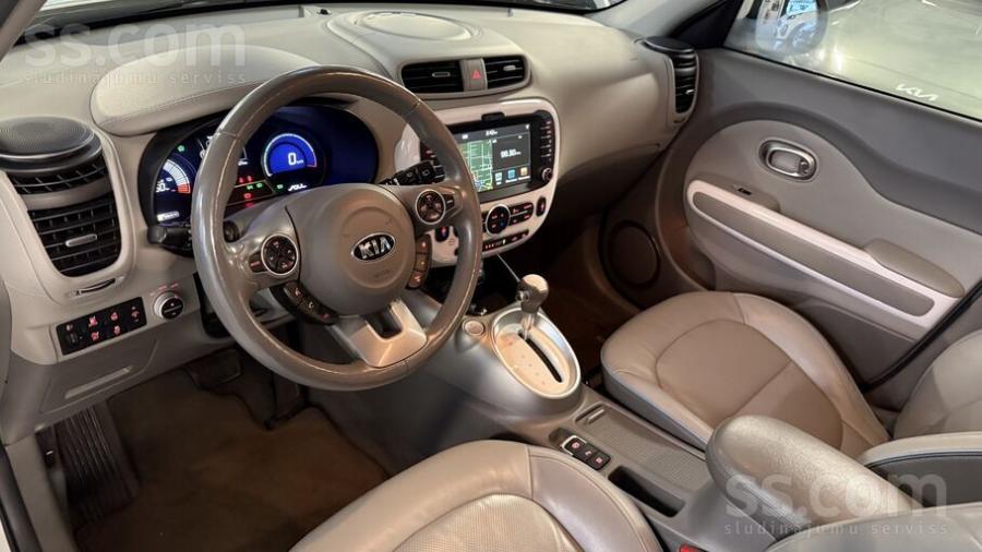 Balts Kia Soul 2018 Rīga, ar dzinēja tilpumu 1.60 L un nobraukumu 101 tūkst. km par 10700 €, foto 12 vietnē AUTOMOTO.COM.LV