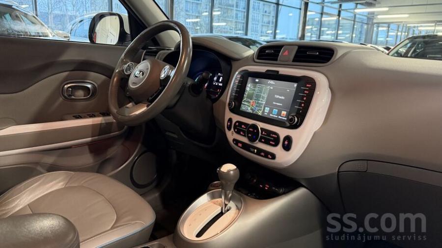 Balts Kia Soul 2018 Rīga, ar dzinēja tilpumu 1.60 L un nobraukumu 101 tūkst. km par 10700 €, foto 16 vietnē AUTOMOTO.COM.LV