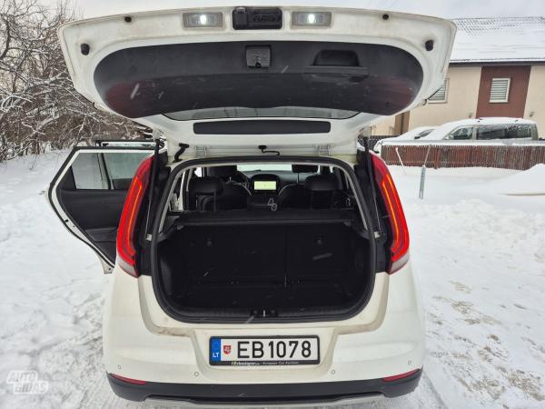 White Kia Soul 2020 in Vilnius, with an engine capacity of 0.00 L and mileage of 309 thousand km for 12500 €, photo 8 on AUTOMOTO.COM.LV