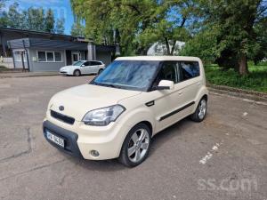 Белый Киа Soul 2010 в Рига, объемом двигателя 1.60 л и пробегом 235 тыс. км за 3950 €, фото  на AUTOMOTO.COM.LV