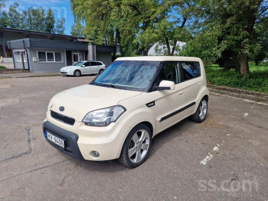 Balts Kia Soul 2010 Rīga, ar dzinēja tilpumu 1.60 L un nobraukumu 235 tūkst. km par 3950 €, foto 1 vietnē AUTOMOTO.COM.LV