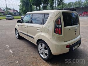 Balts Kia Soul 2010 Rīga, ar dzinēja tilpumu 1.60 L un nobraukumu 235 tūkst. km par 3950 €, foto 5 vietnē AUTOMOTO.COM.LV