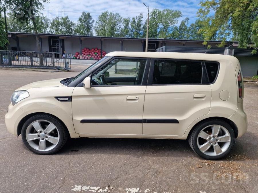 Balts Kia Soul 2010 Rīga, ar dzinēja tilpumu 1.60 L un nobraukumu 235 tūkst. km par 3950 €, foto 8 vietnē AUTOMOTO.COM.LV