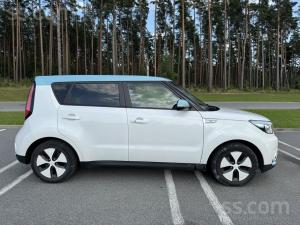 Balts Kia Soul 2015 Rīga, ar dzinēja tilpumu 0.00 L un nobraukumu 159 tūkst. km par 5700 €, foto 5 vietnē AUTOMOTO.COM.LV