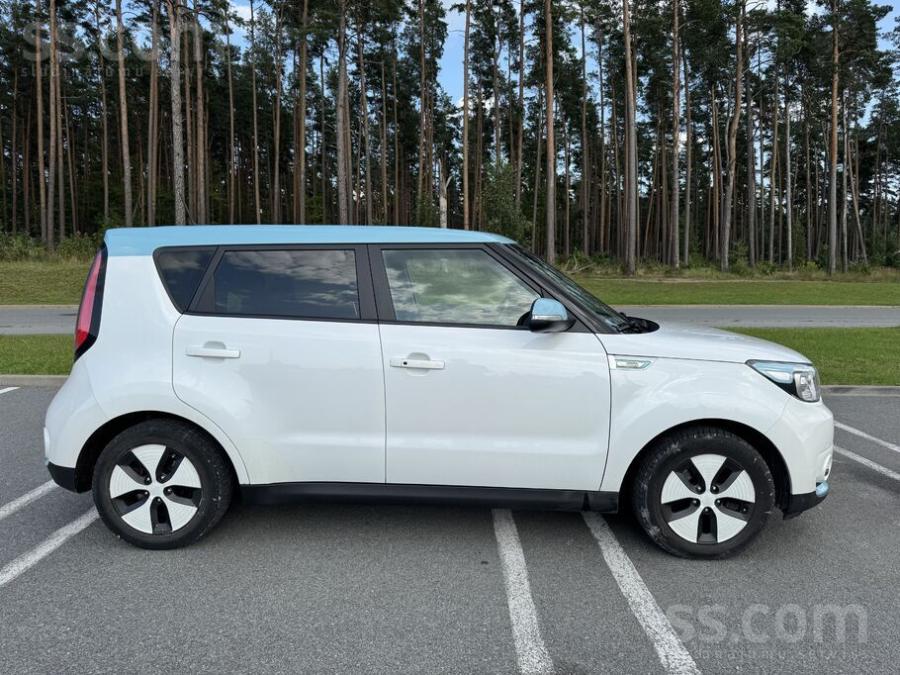 Balts Kia Soul 2015 Rīga, ar dzinēja tilpumu 0.00 L un nobraukumu 159 tūkst. km par 5700 €, foto 5 vietnē AUTOMOTO.COM.LV