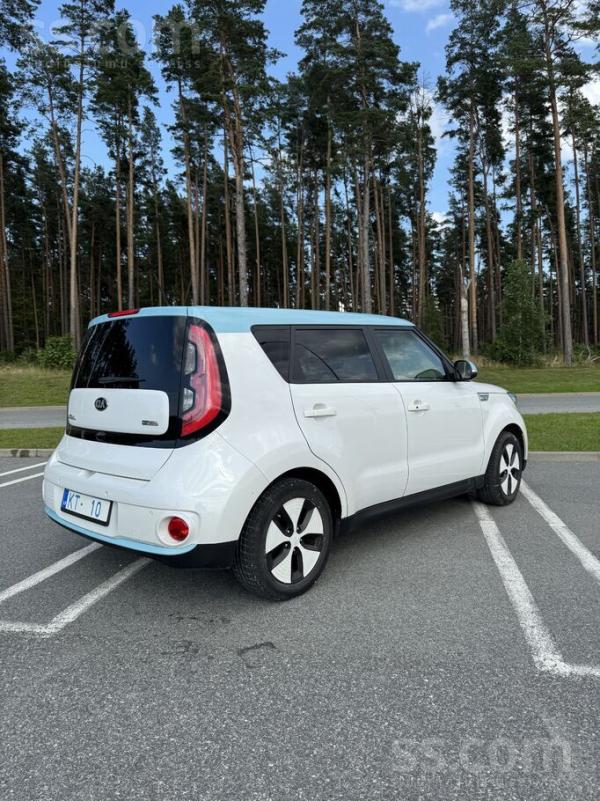 Balts Kia Soul 2015 Rīga, ar dzinēja tilpumu 0.00 L un nobraukumu 159 tūkst. km par 5700 €, foto 5 vietnē AUTOMOTO.COM.LV