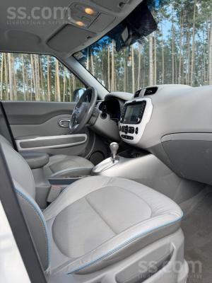 Balts Kia Soul 2015 Rīga, ar dzinēja tilpumu 0.00 L un nobraukumu 159 tūkst. km par 5700 €, foto 8 vietnē AUTOMOTO.COM.LV