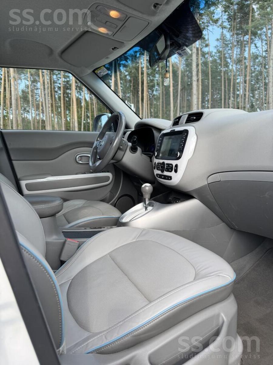 Balts Kia Soul 2015 Rīga, ar dzinēja tilpumu 0.00 L un nobraukumu 159 tūkst. km par 5700 €, foto 8 vietnē AUTOMOTO.COM.LV