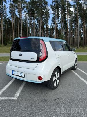 Balts Kia Soul 2015 Rīga, ar dzinēja tilpumu 0.00 L un nobraukumu 159 tūkst. km par 5700 €, foto 14 vietnē AUTOMOTO.COM.LV