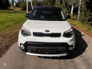 White Kia Soul 2018 in Vilkaviskis, with an engine capacity of 1.58 L and mileage of 254 thousand km for 6399 €, photo 3 on AUTOMOTO.COM.LV