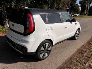 White Kia Soul 2018 in Vilkaviskis, with an engine capacity of 1.58 L and mileage of 254 thousand km for 6399 €, photo 5 on AUTOMOTO.COM.LV