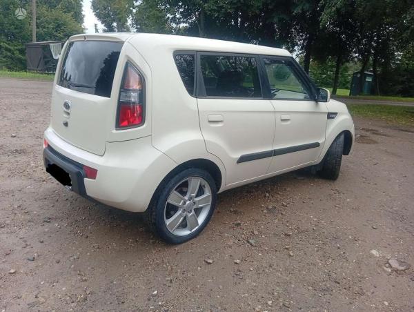 Balts Kia Soul 2011 Ariogala, ar dzinēja tilpumu 1.60 L un nobraukumu 285 tūkst. km par 1999 €, foto 3 vietnē AUTOMOTO.COM.LV