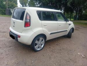 Balts Kia Soul 2011 Ariogala, ar dzinēja tilpumu 1.60 L un nobraukumu 285 tūkst. km par 1999 €, foto 4 vietnē AUTOMOTO.COM.LV