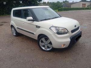 Balts Kia Soul 2011 Ariogala, ar dzinēja tilpumu 1.60 L un nobraukumu 285 tūkst. km par 1999 €, foto 6 vietnē AUTOMOTO.COM.LV
