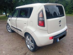 Balts Kia Soul 2011 Ariogala, ar dzinēja tilpumu 1.60 L un nobraukumu 285 tūkst. km par 1999 €, foto 8 vietnē AUTOMOTO.COM.LV