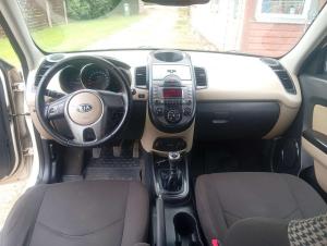 Balts Kia Soul 2011 Ariogala, ar dzinēja tilpumu 1.60 L un nobraukumu 285 tūkst. km par 1999 €, foto 9 vietnē AUTOMOTO.COM.LV
