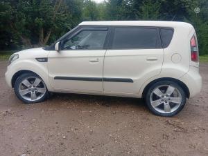 Balts Kia Soul 2011 Ariogala, ar dzinēja tilpumu 1.60 L un nobraukumu 285 tūkst. km par 1999 €, foto 11 vietnē AUTOMOTO.COM.LV