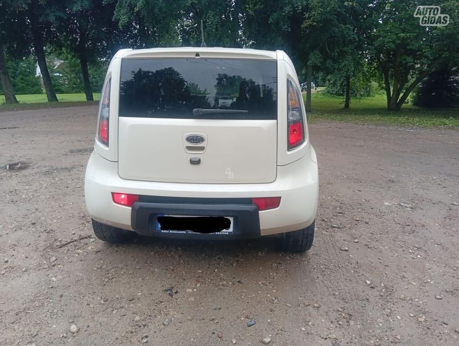 Balts Kia Soul 2011 Kauņa, ar dzinēja tilpumu 1.60 L un nobraukumu 285 tūkst. km par 1999 €, foto 9 vietnē AUTOMOTO.COM.LV