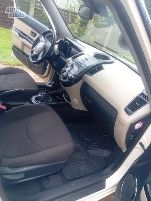 Balts Kia Soul 2011 Kauņa, ar dzinēja tilpumu 1.60 L un nobraukumu 285 tūkst. km par 1999 €, foto 15 vietnē AUTOMOTO.COM.LV