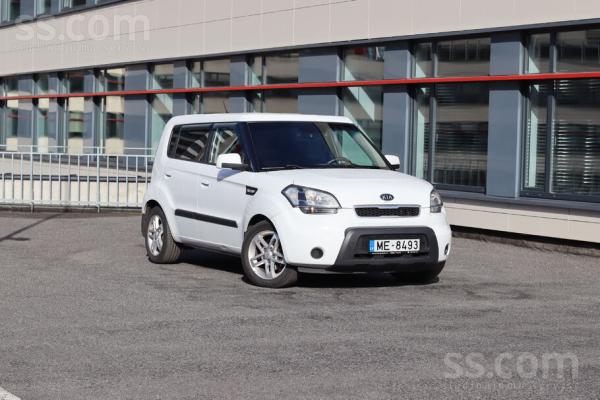 Balts Kia Soul 2009 Rīga, ar dzinēja tilpumu 1.60 L un nobraukumu 290 tūkst. km par 2980 €, foto 1 vietnē AUTOMOTO.COM.LV