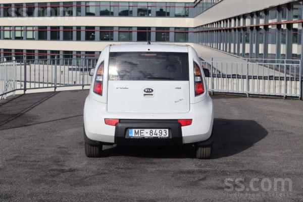 Balts Kia Soul 2009 Rīga, ar dzinēja tilpumu 1.60 L un nobraukumu 290 tūkst. km par 2980 €, foto 5 vietnē AUTOMOTO.COM.LV