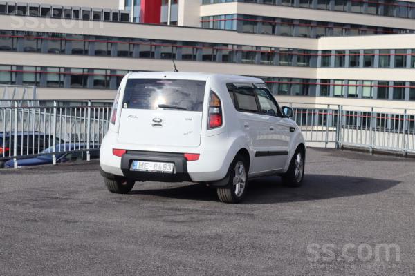 Balts Kia Soul 2009 Rīga, ar dzinēja tilpumu 1.60 L un nobraukumu 290 tūkst. km par 2980 €, foto 6 vietnē AUTOMOTO.COM.LV