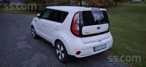 Balts Kia Soul 2018 Rīga, ar dzinēja tilpumu 0.00 L un nobraukumu 101 tūkst. km par 10700 €, foto 4 vietnē AUTOMOTO.COM.LV
