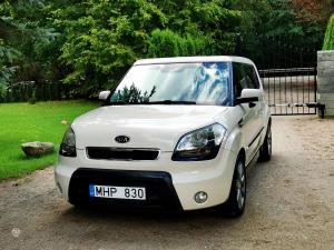 Yellow Kia Soul 2010 in Siauliai, with an engine capacity of 1.60 L and mileage of 280 thousand km for 1999 €, photo 4 on AUTOMOTO.COM.LV