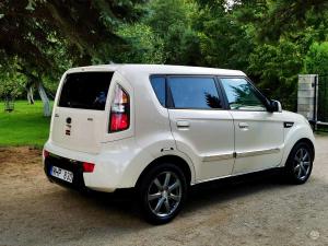 Yellow Kia Soul 2010 in Siauliai, with an engine capacity of 1.60 L and mileage of 280 thousand km for 1999 €, photo 5 on AUTOMOTO.COM.LV