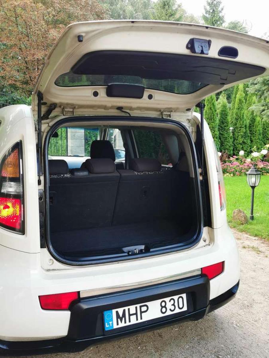 Yellow Kia Soul 2010 in Siauliai, with an engine capacity of 1.60 L and mileage of 280 thousand km for 1999 €, photo 11 on AUTOMOTO.COM.LV
