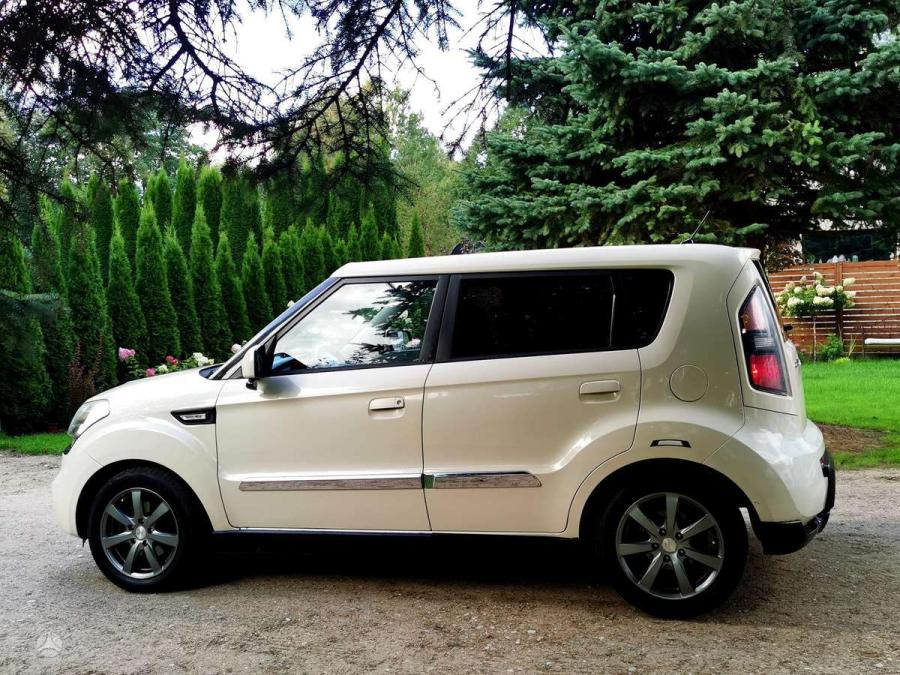 Yellow Kia Soul 2010 in Siauliai, with an engine capacity of 1.60 L and mileage of 280 thousand km for 1999 €, photo 15 on AUTOMOTO.COM.LV