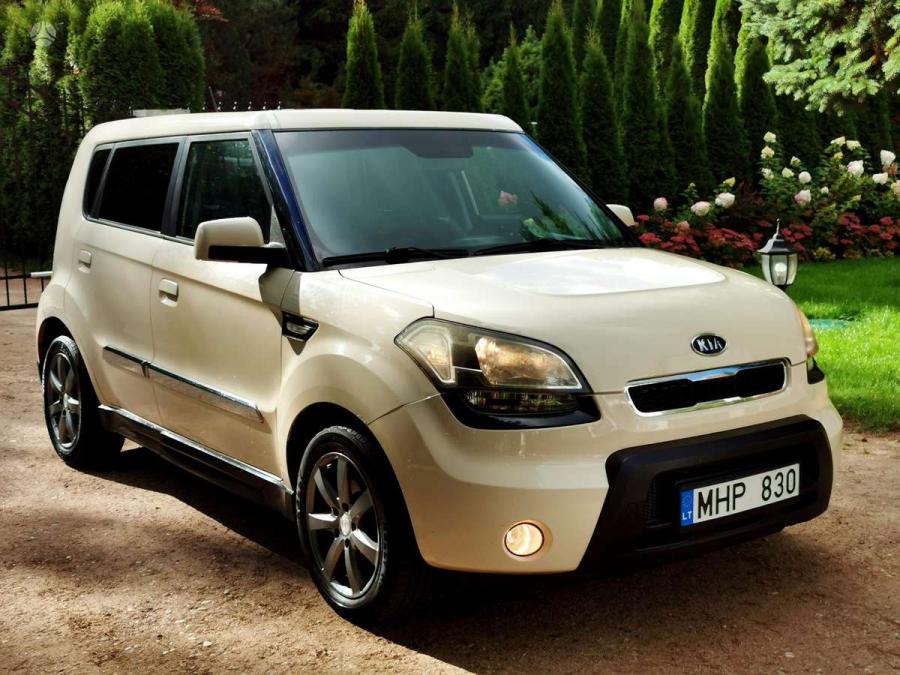 Yellow Kia Soul 2010 in Siauliai, with an engine capacity of 1.60 L and mileage of 280 thousand km for 1999 €, photo 16 on AUTOMOTO.COM.LV