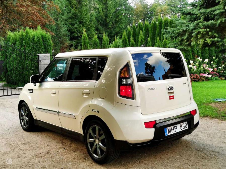 Yellow Kia Soul 2010 in Siauliai, with an engine capacity of 1.60 L and mileage of 280 thousand km for 1999 €, photo 21 on AUTOMOTO.COM.LV