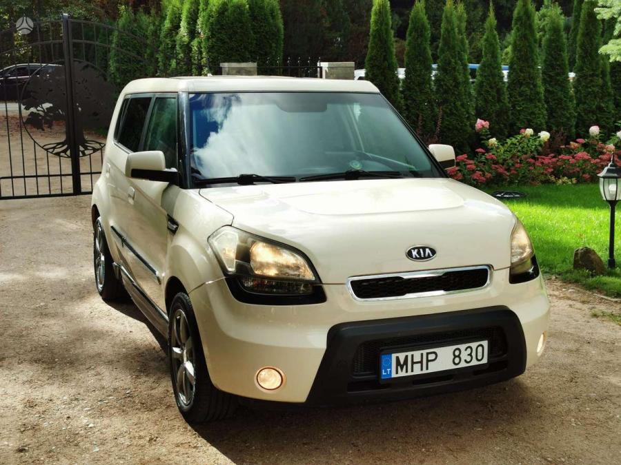 Yellow Kia Soul 2010 in Siauliai, with an engine capacity of 1.60 L and mileage of 280 thousand km for 1999 €, photo 22 on AUTOMOTO.COM.LV