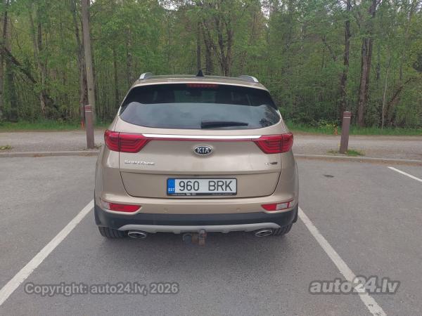 Smilšu krāsa Kia Sportage 2016 Tallina, ar dzinēja tilpumu 2.00 L un nobraukumu 179 tūkst. km par 14000 €, foto 2 vietnē AUTOMOTO.COM.LV
