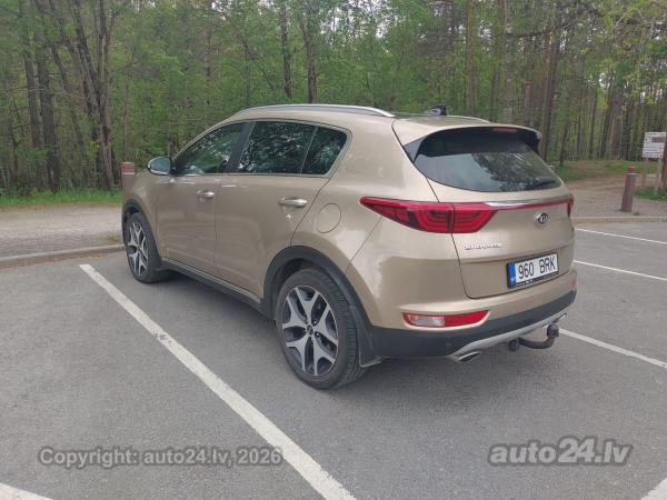 Smilšu krāsa Kia Sportage 2016 Tallina, ar dzinēja tilpumu 2.00 L un nobraukumu 179 tūkst. km par 14000 €, foto 6 vietnē AUTOMOTO.COM.LV