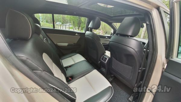 Smilšu krāsa Kia Sportage 2016 Tallina, ar dzinēja tilpumu 2.00 L un nobraukumu 179 tūkst. km par 14000 €, foto 8 vietnē AUTOMOTO.COM.LV
