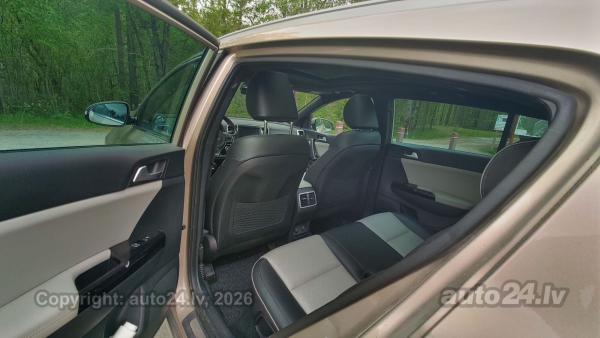 Smilšu krāsa Kia Sportage 2016 Tallina, ar dzinēja tilpumu 2.00 L un nobraukumu 179 tūkst. km par 14000 €, foto 9 vietnē AUTOMOTO.COM.LV