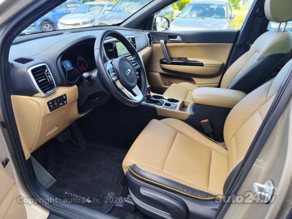 Beige Kia Sportage 2020 in Tallinn, with an engine capacity of 1.60 L and mileage of 135 thousand km for 15500 €, photo 5 on AUTOMOTO.COM.LV