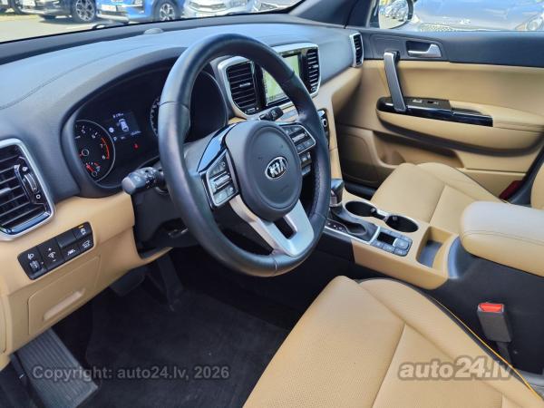 Beige Kia Sportage 2020 in Tallinn, with an engine capacity of 1.60 L and mileage of 135 thousand km for 15500 €, photo 6 on AUTOMOTO.COM.LV