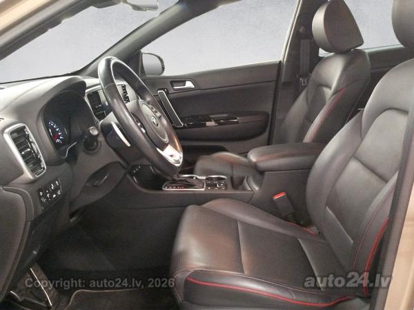 Smilšu krāsa Kia Sportage 2018 Tallina, ar dzinēja tilpumu 1.60 L un nobraukumu 104 tūkst. km par 15990 €, foto 3 vietnē AUTOMOTO.COM.LV