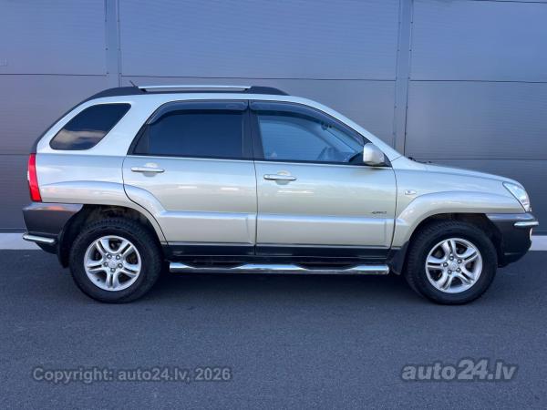 Smilšu krāsa Kia Sportage 2005 Kuresāre, ar dzinēja tilpumu 2.70 L un nobraukumu 113 tūkst. km par 2990 €, foto 8 vietnē AUTOMOTO.COM.LV