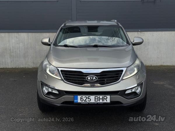 Beige Kia Sportage 2012 in Tartu, with an engine capacity of 2.00 L and mileage of 290 thousand km for 4900 €, photo 2 on AUTOMOTO.COM.LV