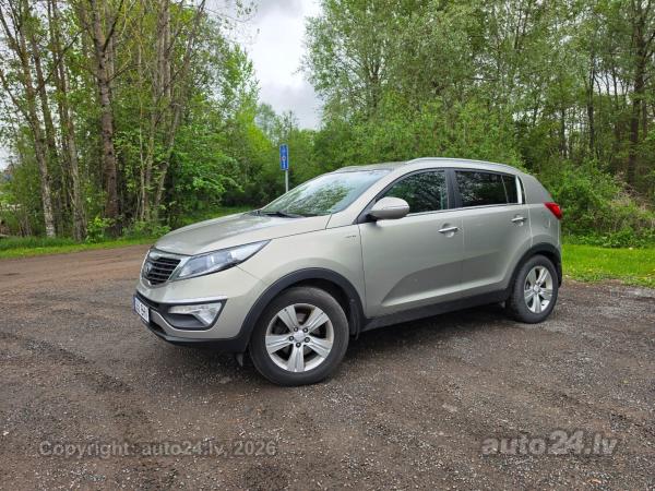 Beige Kia Sportage 2012 in Tallinn, with an engine capacity of 2.00 L and mileage of 196 thousand km for 7900 €, photo 2 on AUTOMOTO.COM.LV