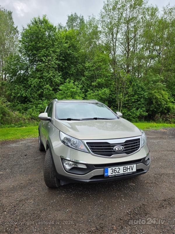 Beige Kia Sportage 2012 in Tallinn, with an engine capacity of 2.00 L and mileage of 196 thousand km for 7900 €, photo 3 on AUTOMOTO.COM.LV