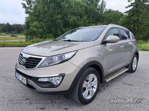 Smilšu krāsa Kia Sportage 2013 Tallina, ar dzinēja tilpumu 2.00 L un nobraukumu 140 tūkst. km par 8500 €, foto  vietnē AUTOMOTO.COM.LV